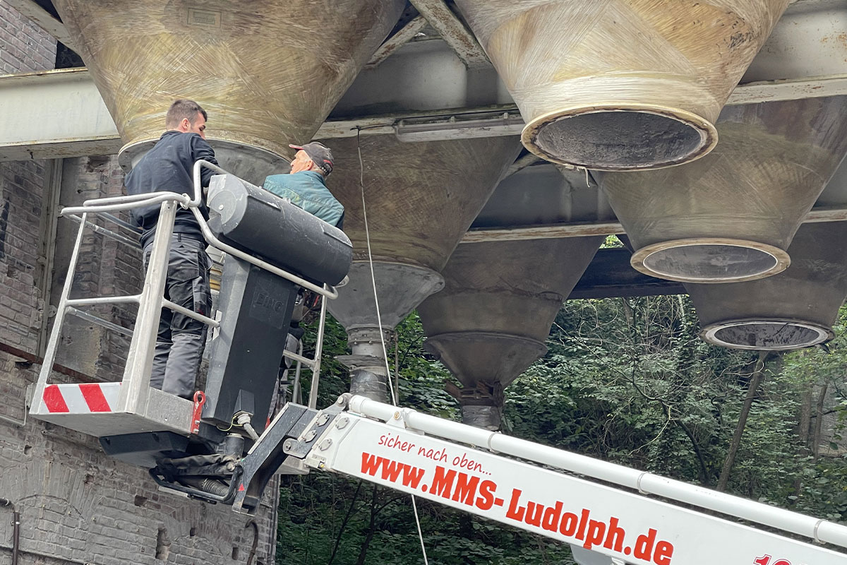 Demontage / Rückbau von 6 Silos - MMS - Mietmaschinen Service Mario ...